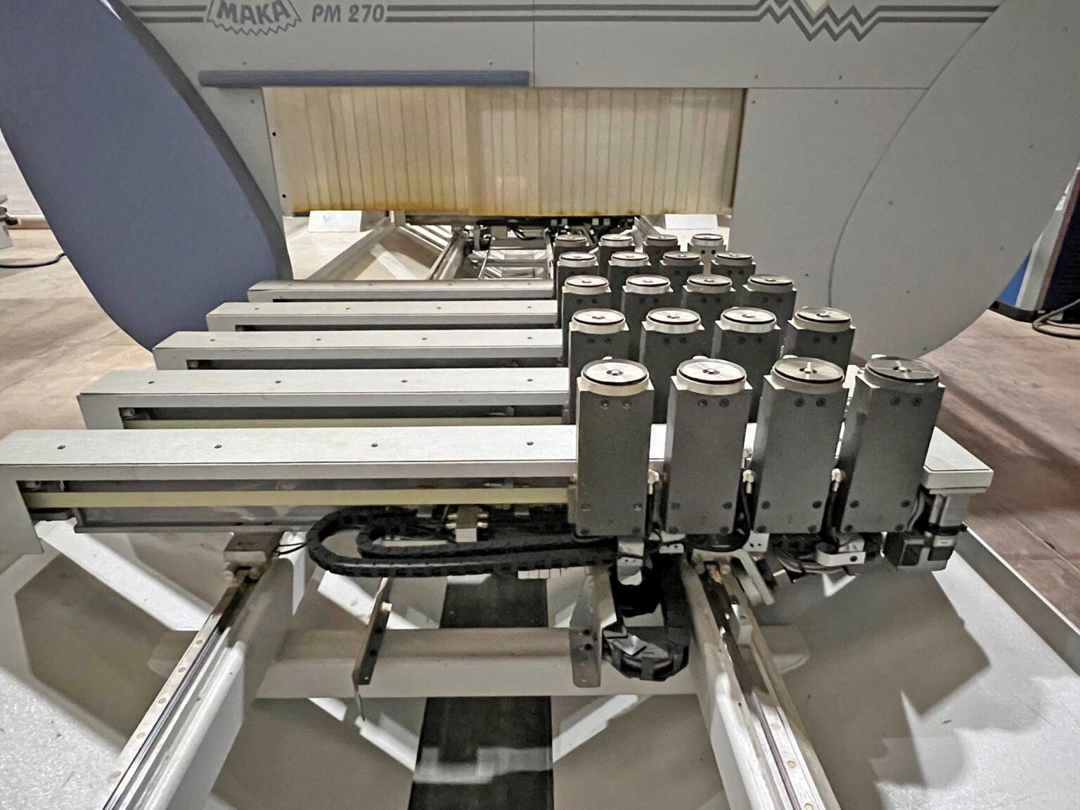 Maka 5 Axis CNC Machining Centre PM270 Automatic Pod Positioning