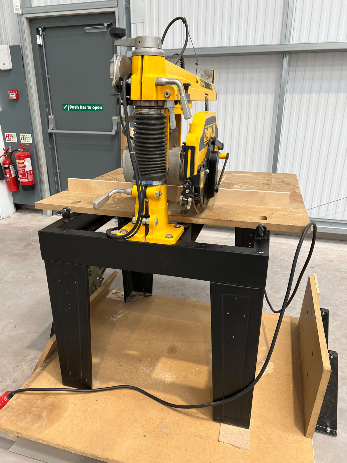 Dewalt DW 729 Radial Arm Cross Cut Saw - Collect today