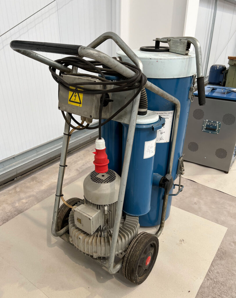 Nederman P30 Mobile Vacuum Unit - Shrops.co.uk