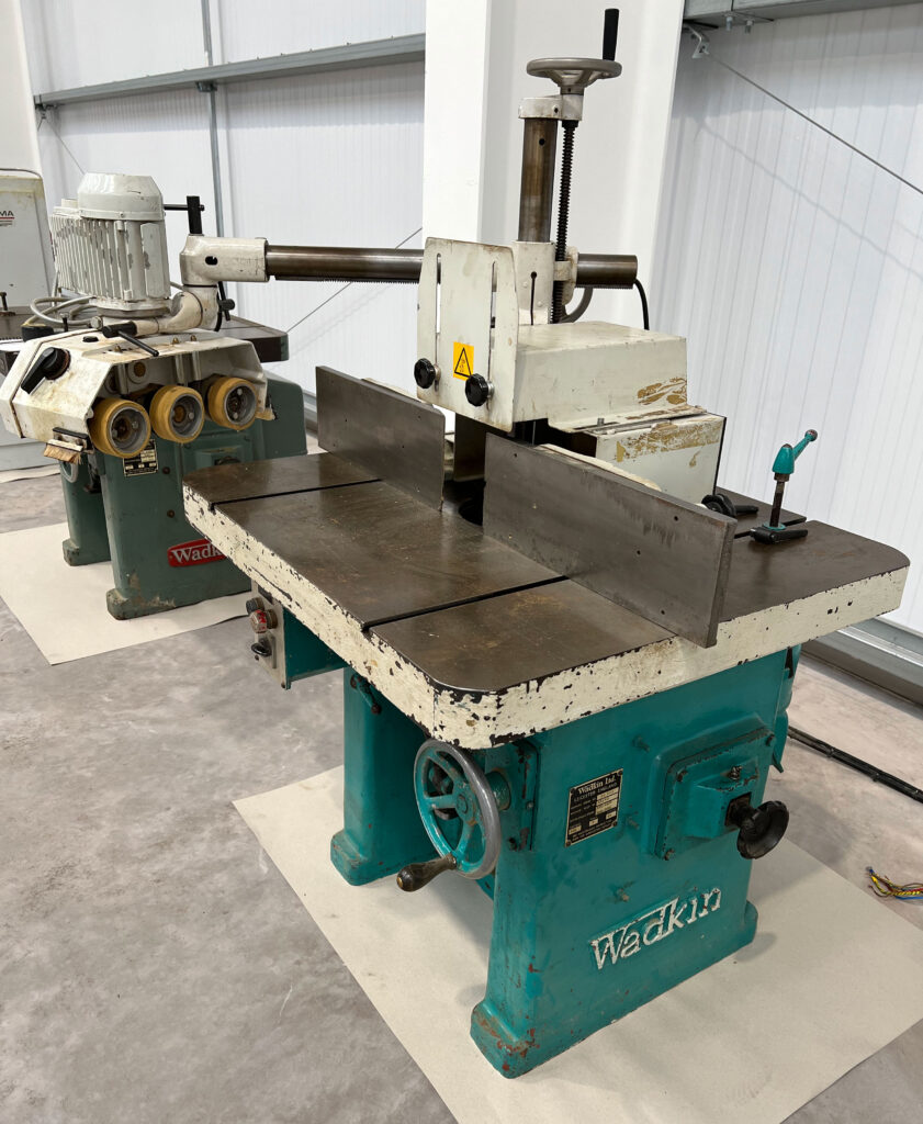 Wadkin EQ Spindle Moulder With Power Feed - Shrops.co.uk