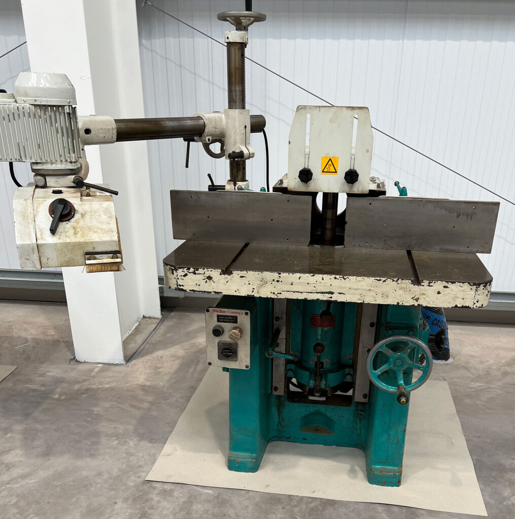 Wadkin EQ Spindle Moulder With Power Feed - Shrops.co.uk